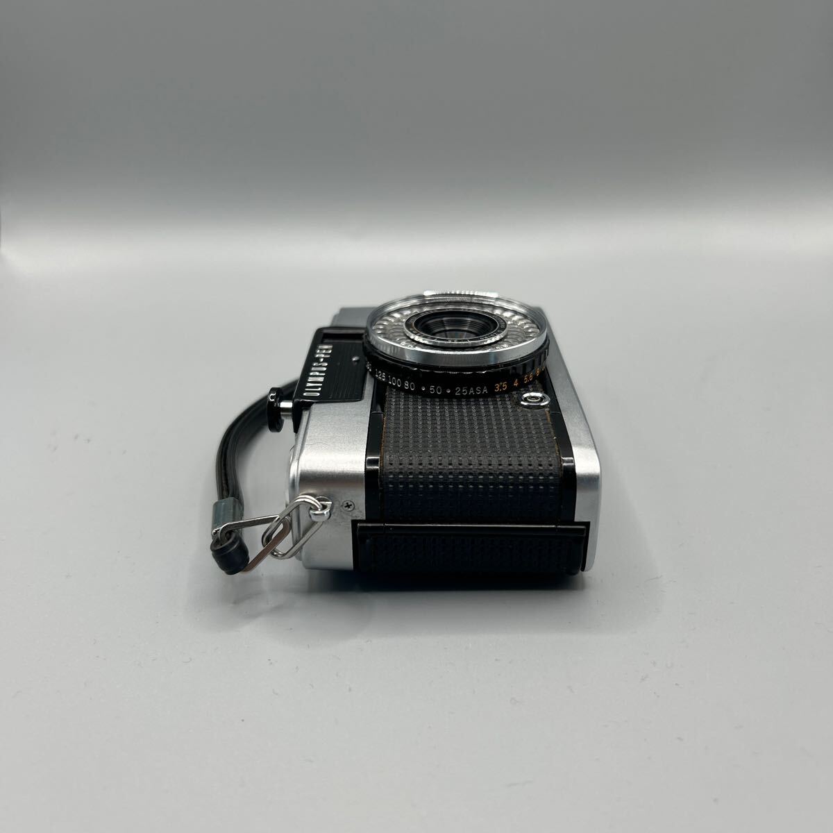 OLYMPUS-PEN EE3 オリンパス フィルムカメラ ペン(コンパクトカメラ)｜売買されたオークション情報、yahooの商品情報をアーカイブ公開 - オークファン（aucfan.com）