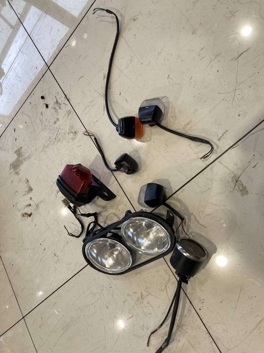 Yahoo!オークション - 商品番号2187/バイク用/ヘッドライトセット/メー...