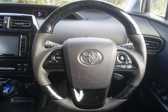 Yahoo!オークション - 個人出品 プリウスZVW50 S 車検R7年2月 美車