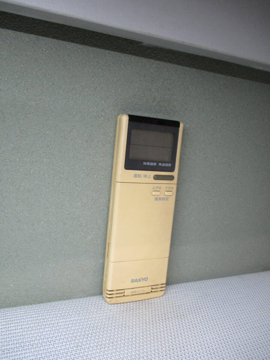 Yahoo!オークション - サンヨー エアコンリモコン RCS-259V（W）