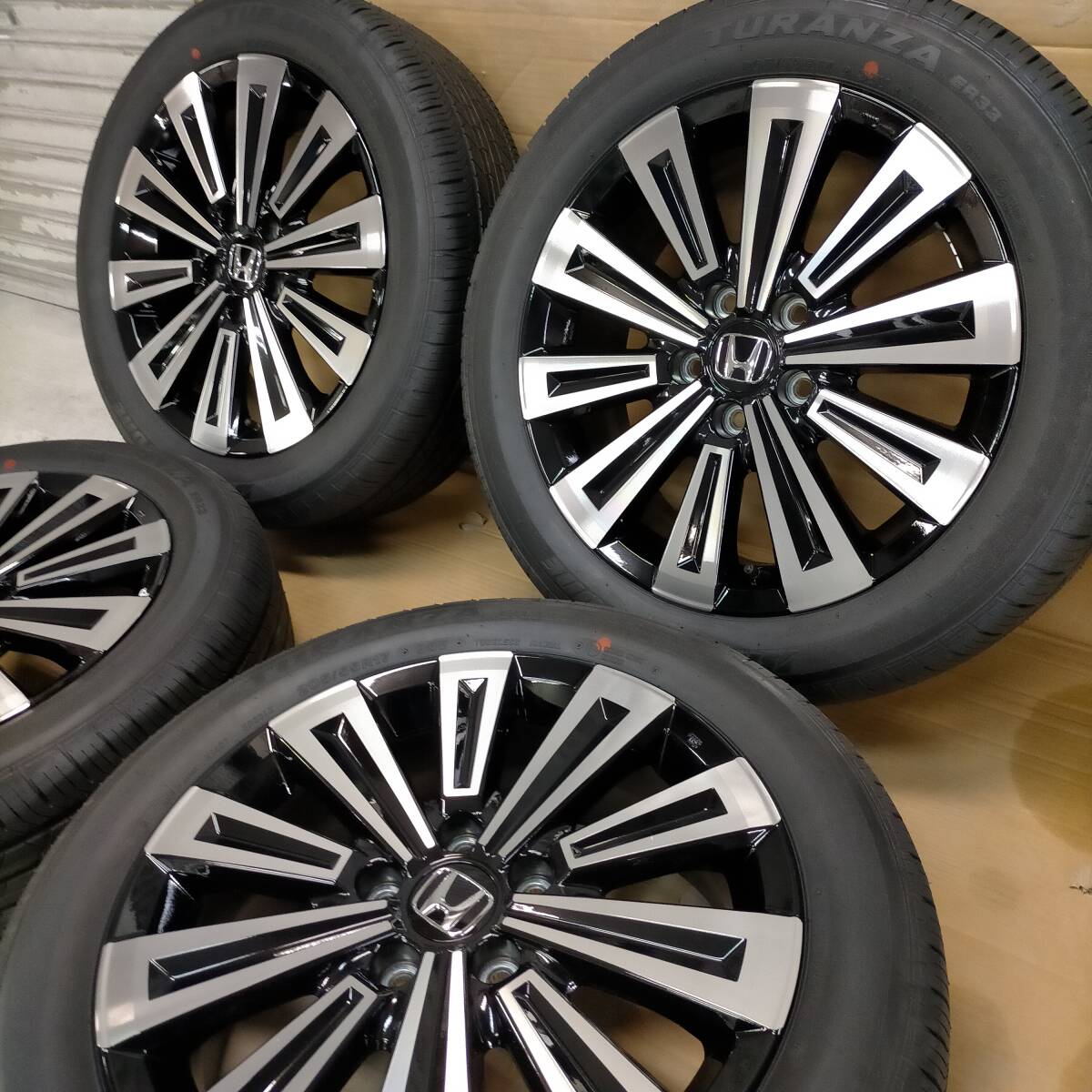 新車外し ステップワゴン スパーダ プレミアムライン 純正 ブリヂストン トランザ ER33 205/55R17 RP6 RP7 RP8(ラジアルタイヤ)｜売買されたオークション情報 ...