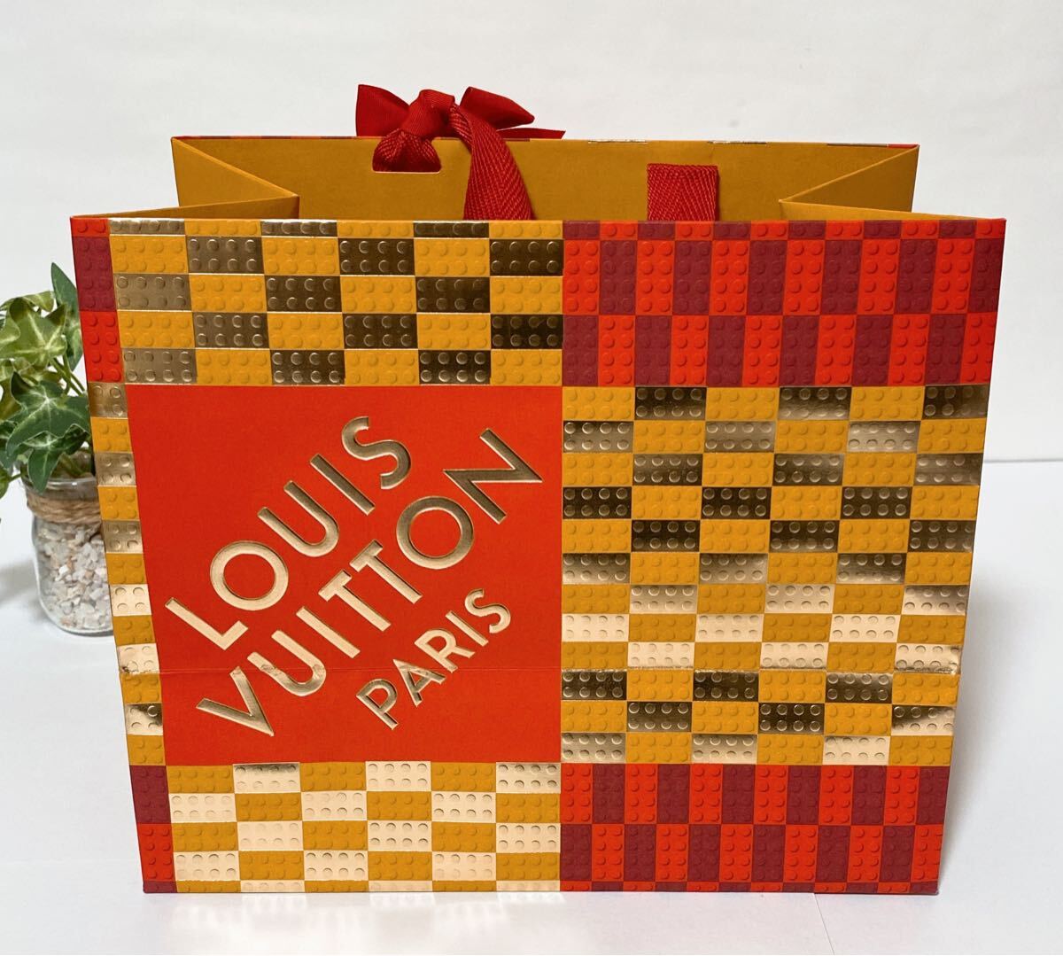 ルイヴィトン「LOUIS VUITTON」限定ショッパーとメッセージ ルイヴィトン「LOUIS VUITTON」限定ショッパーとメッセージ