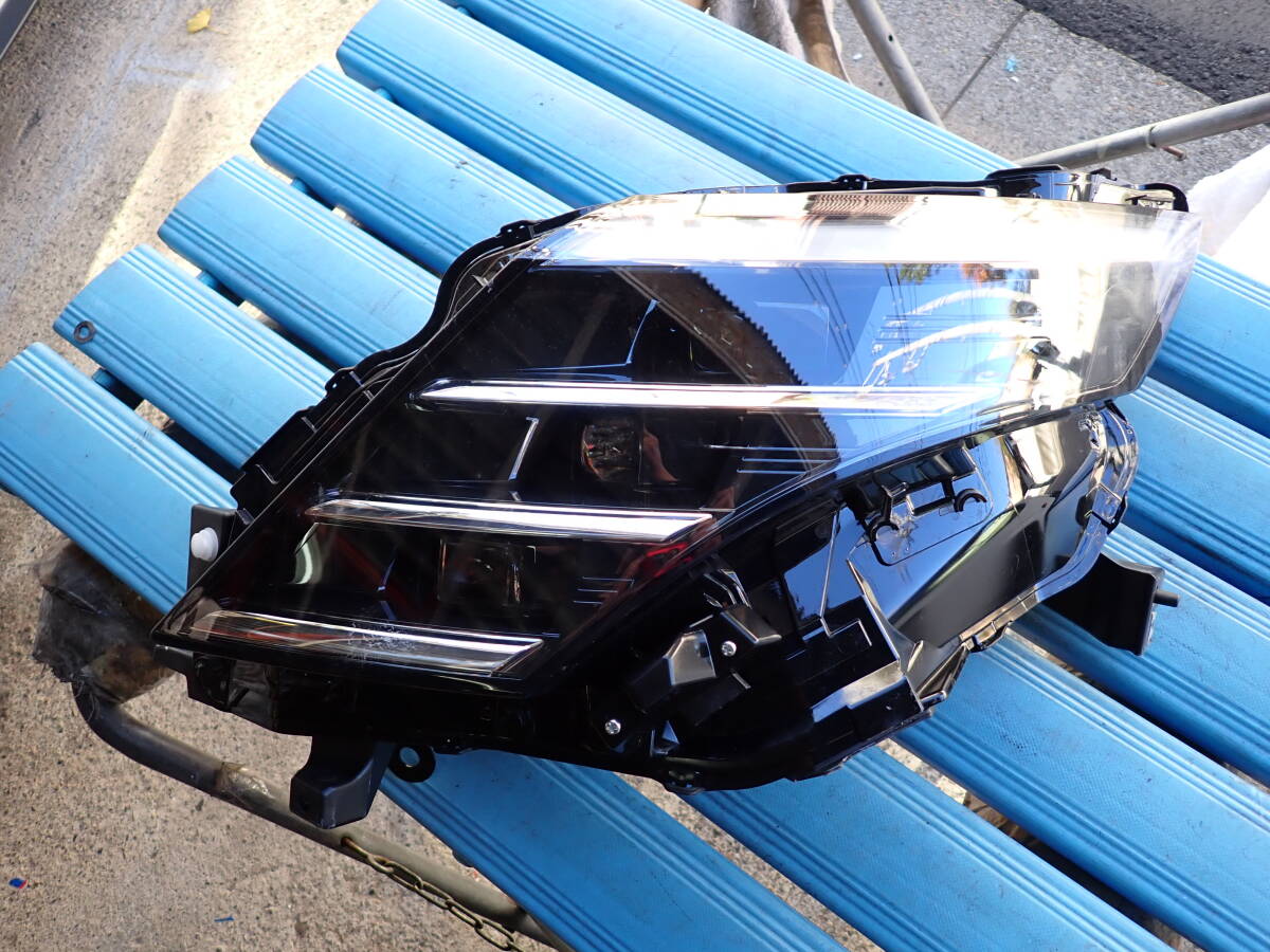 Yahoo!オークション - AE1579 C28 セレナ E 純正 LED 左 ヘッド ライト...