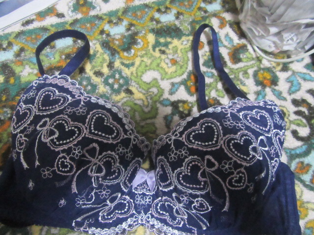 Yahoo!オークション - 新品ブラジャー胸パット付きC70激安350円～同時...