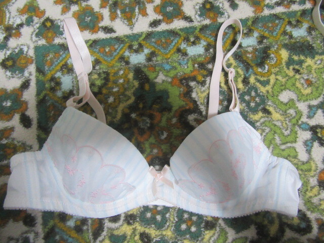 Yahoo!オークション - 新品㈱ディノスセシール製ブラジャーA65激安290...