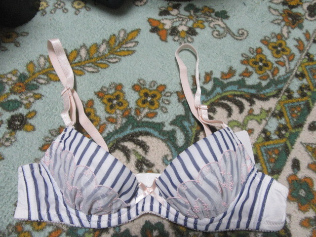 Yahoo!オークション - 新品㈱ディノスセシール製ブラジャーA65激安290...