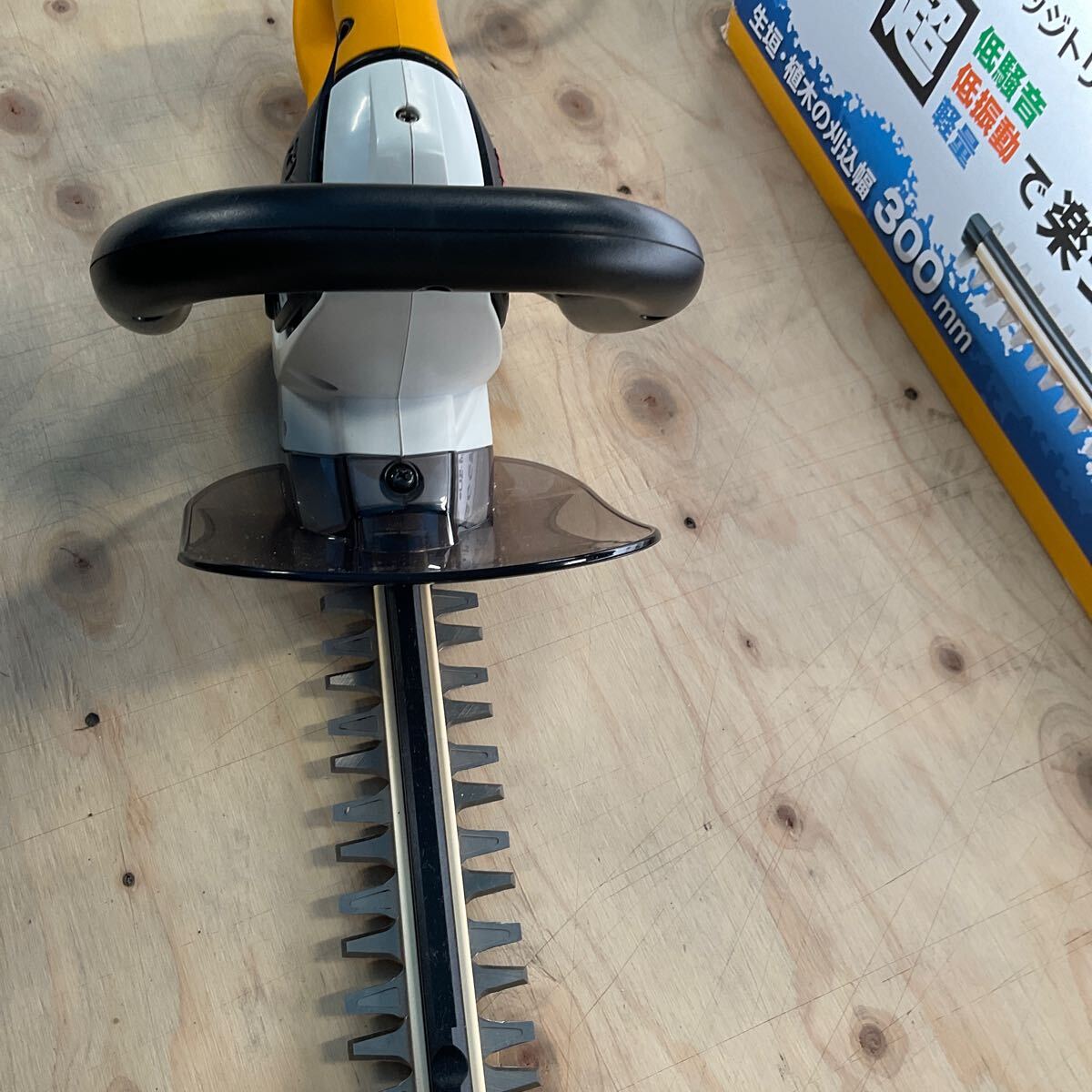 Yahoo!オークション - USED 美品 RYOBI ヘッジトリマ HT-3032