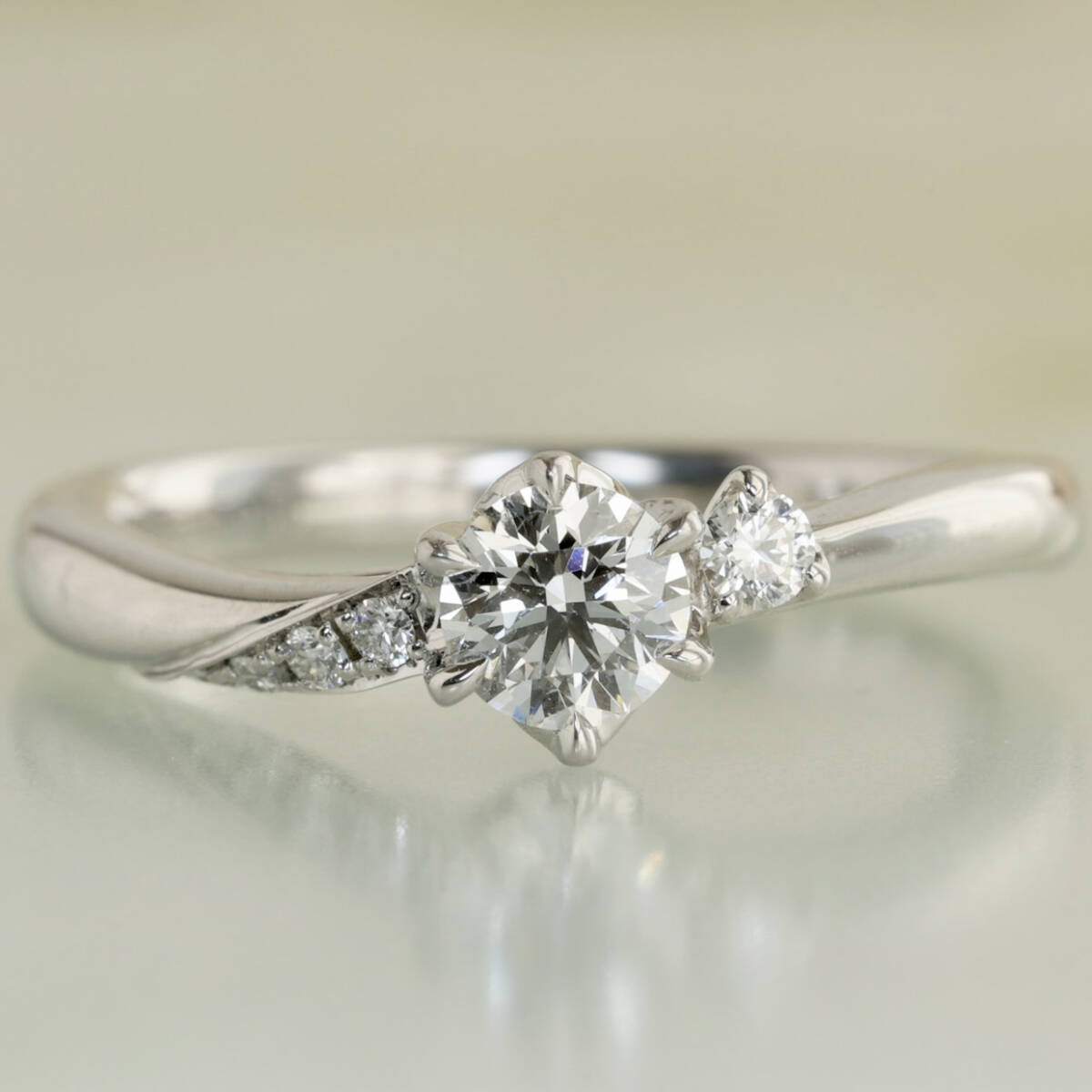 Pt950 シライシ ダイヤモンド 0.241ct 0.055ct エンゲージ リング 6号 銀座ダイヤモンドシライシ ダイヤモンドシライシ(プラチナ台)｜売買されたオークション情報 ...