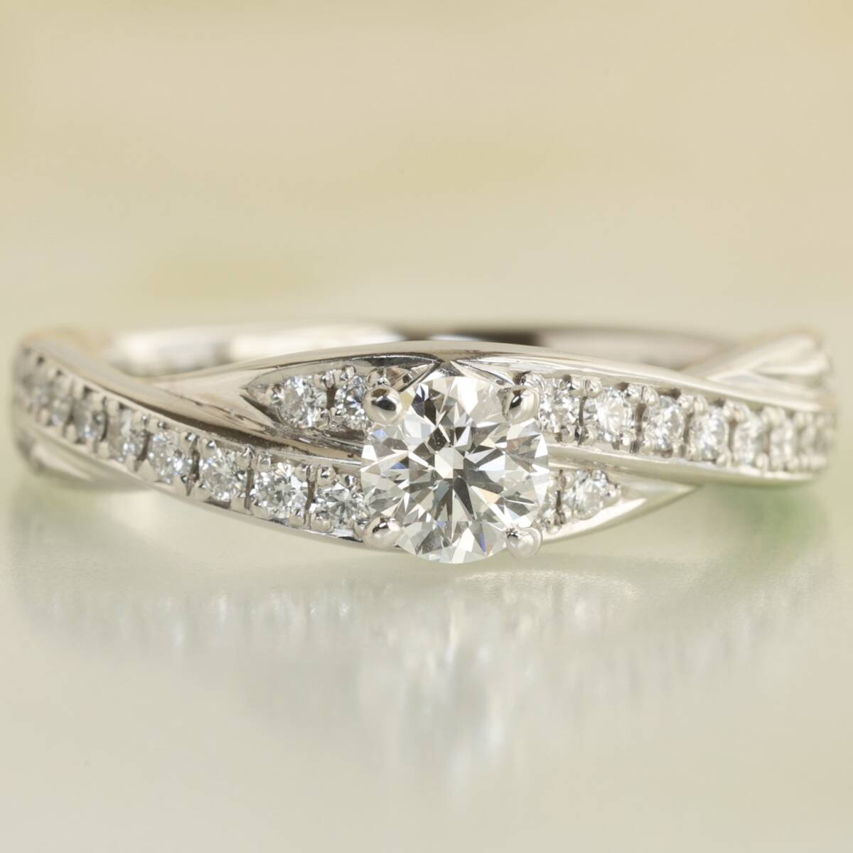 Yahoo!オークション - Pt950 ラザール IVY アイヴィ32 ダイヤモンド 0....