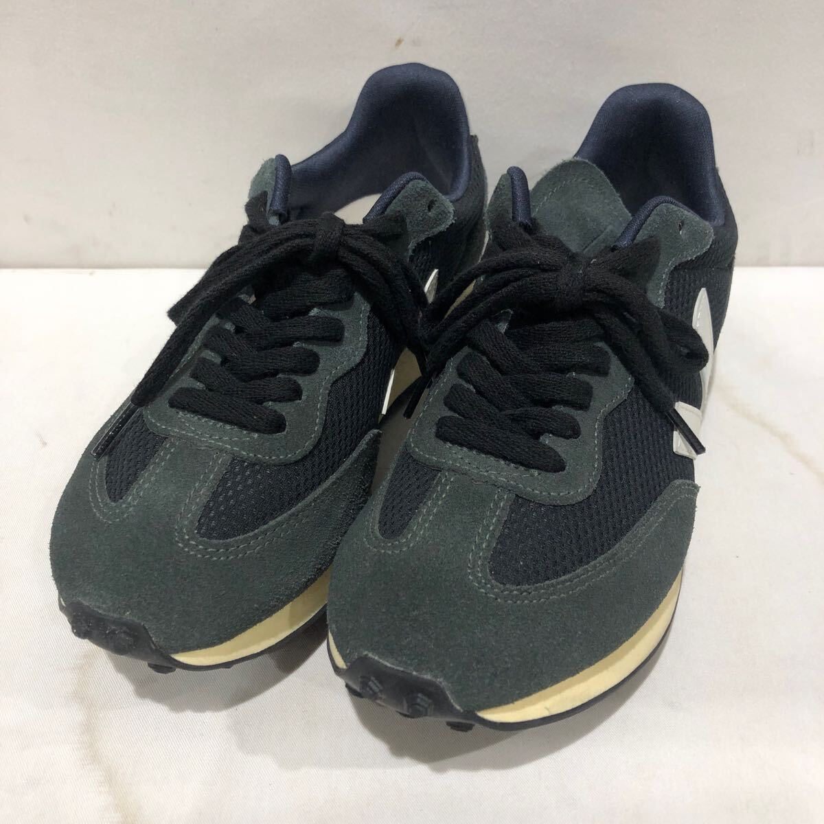 VEJA ヴェジャ RIO BRANCO ローカットスニーカー スウェード グレー UK6 24.5cm ts202411(24.5cm)｜売買されたオークション情報、yahooの商品情報を ...