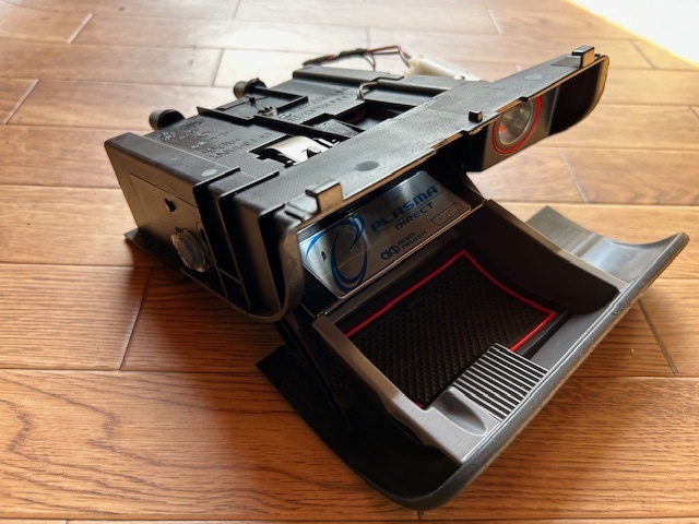 Yahoo!オークション - suMD H18 アウディ TTクーペ 前期 8N 純正 灰皿...