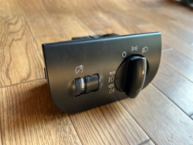 Yahoo!オークション - suMD H18 アウディ TTクーペ 前期 8N 純正 ヘッ...