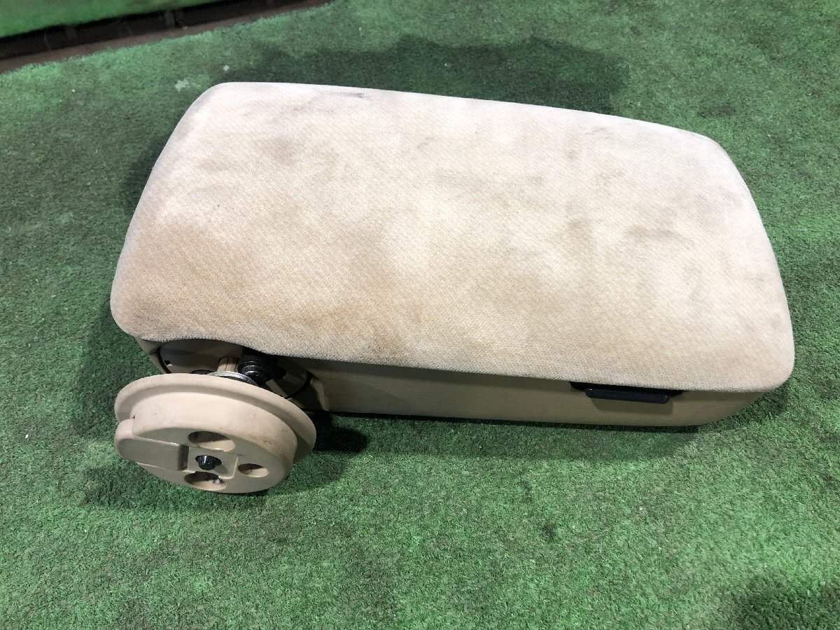 RB1/RB2 オデッセイ 前期 大型 アームレスト 小物入れ(ホンダ用)｜売買されたオークション情報、yahooの商品情報をアーカイブ公開 - オークファン（aucfan.com）