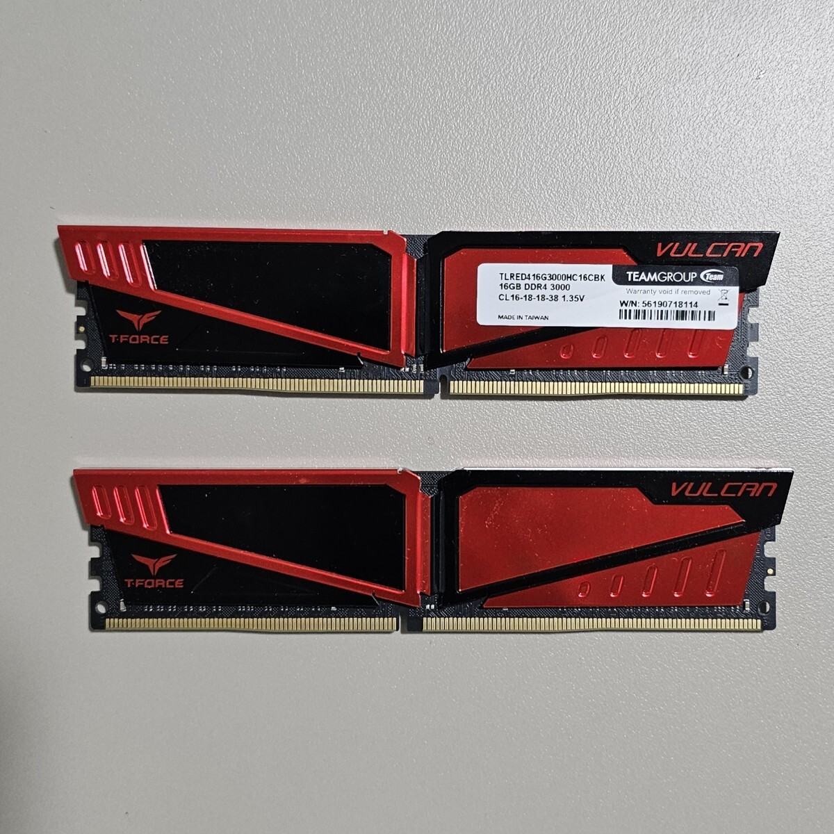 メモリ 16gb 2枚 DDR4 3000 1.35V｜DIMM