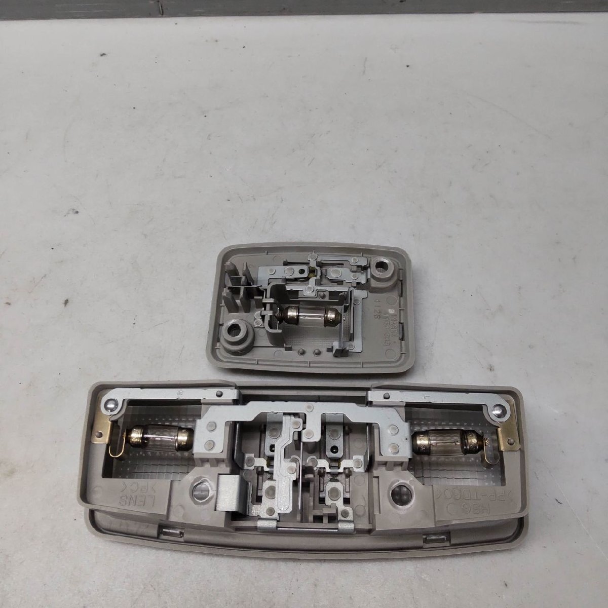 Yahoo!オークション - B21W デイズ 純正 ルームランプセット 1D...