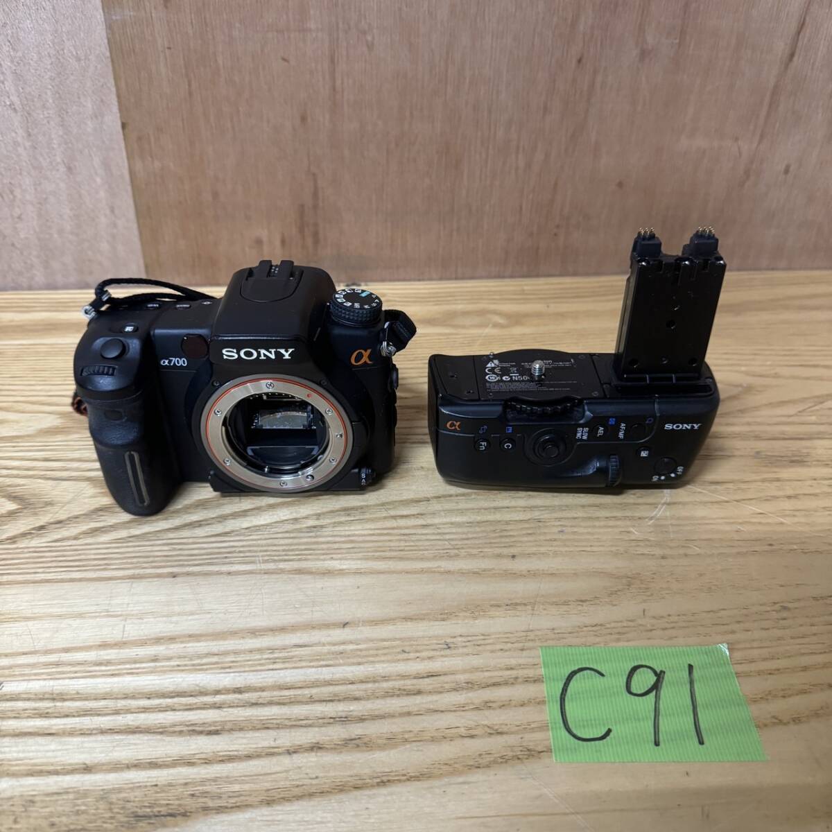 C91 SONY ソニー デジタル一眼レフカメラ α700 DSLR-A700 デジタルカメラ カメラ コントロールグリップ付 品/現状品/保管品(ソニー)｜売買されたオークション情報 ...