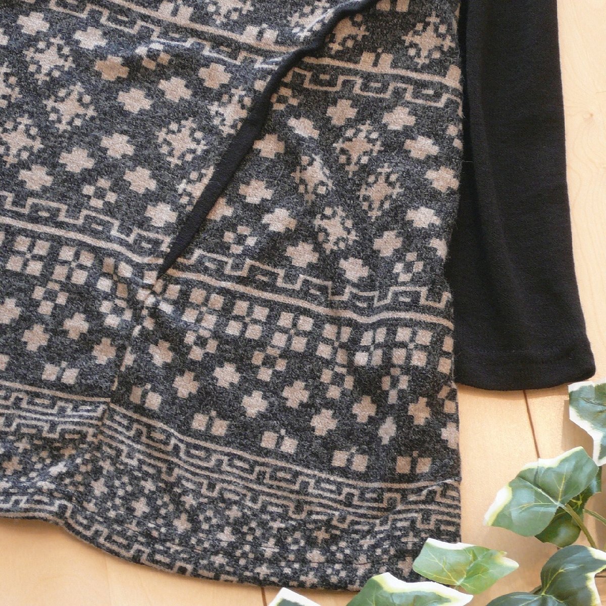 Yahoo!オークション - 新品 9336 ML ニットソー チュニック 小紋風絵柄...