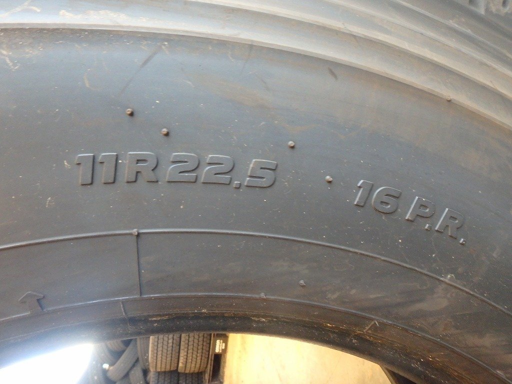 Yahoo!オークション - L827 バリ溝 2023年製 送料無料【11R22.5 16PR】...