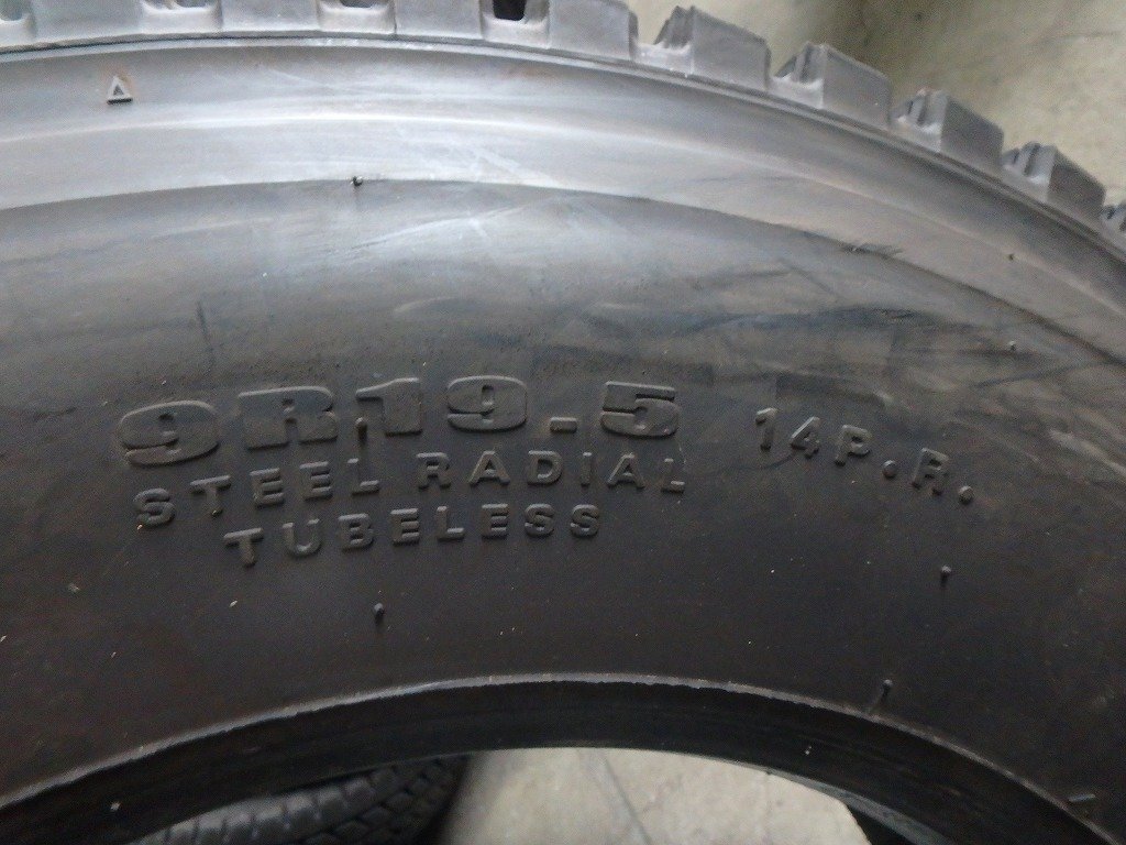 Yahoo!オークション - L878 送料無料【9R19.5 14PR】ダンロップ SP020 ...