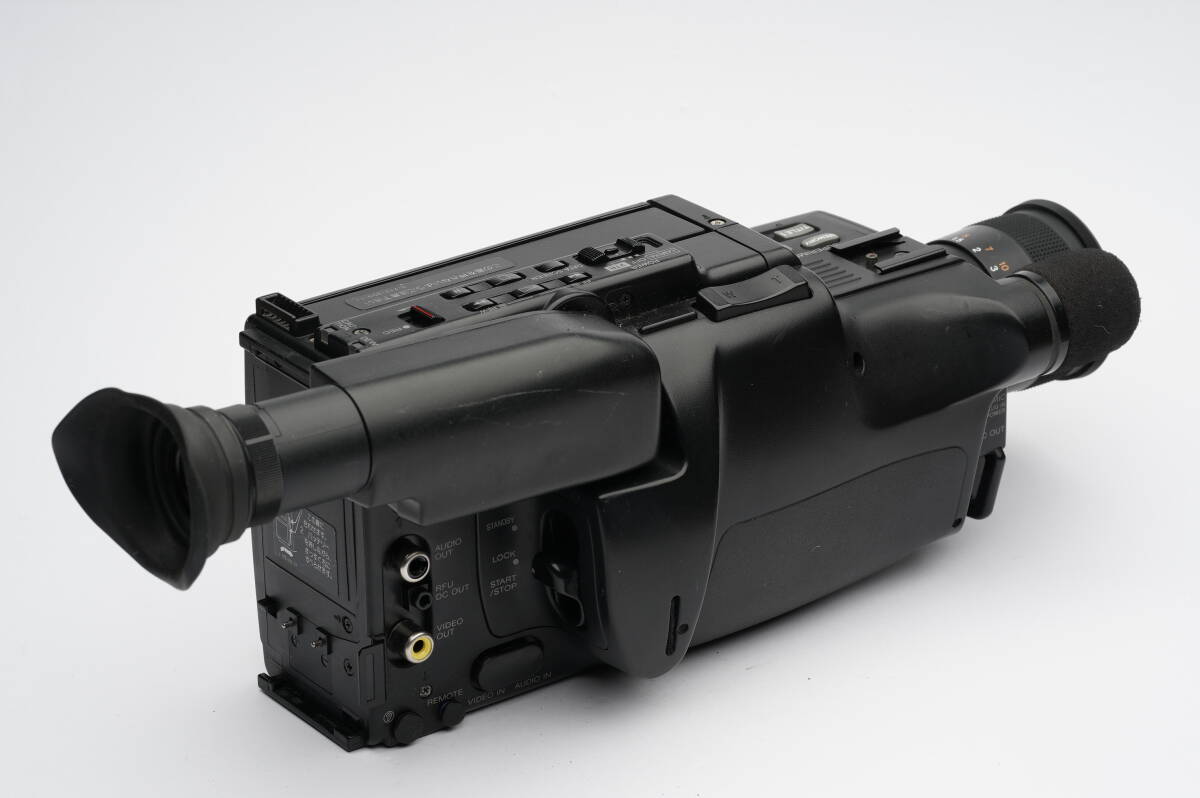 Yahoo!オークション - SONY CCD-V88 Handycam Video8 ビデオカメラ 送...