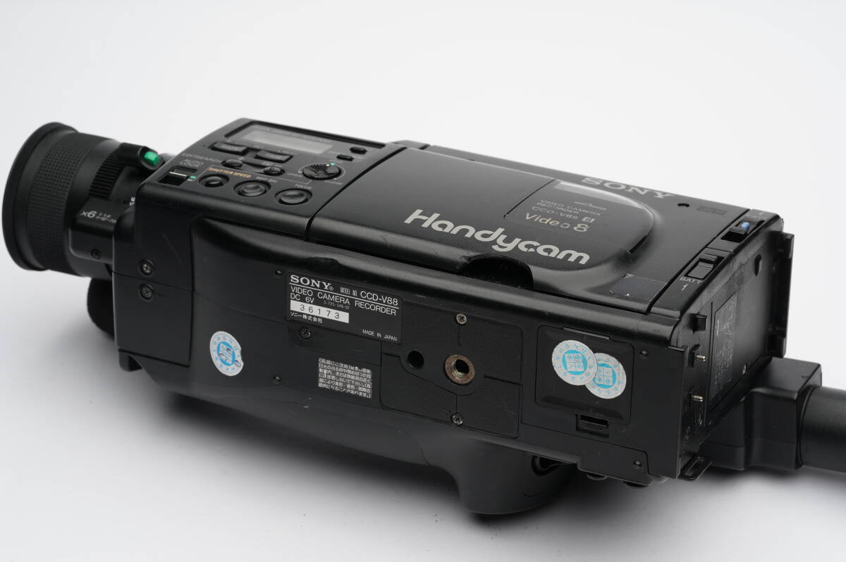 Yahoo!オークション - SONY CCD-V88 Handycam Video8 ビデオカメラ 送...