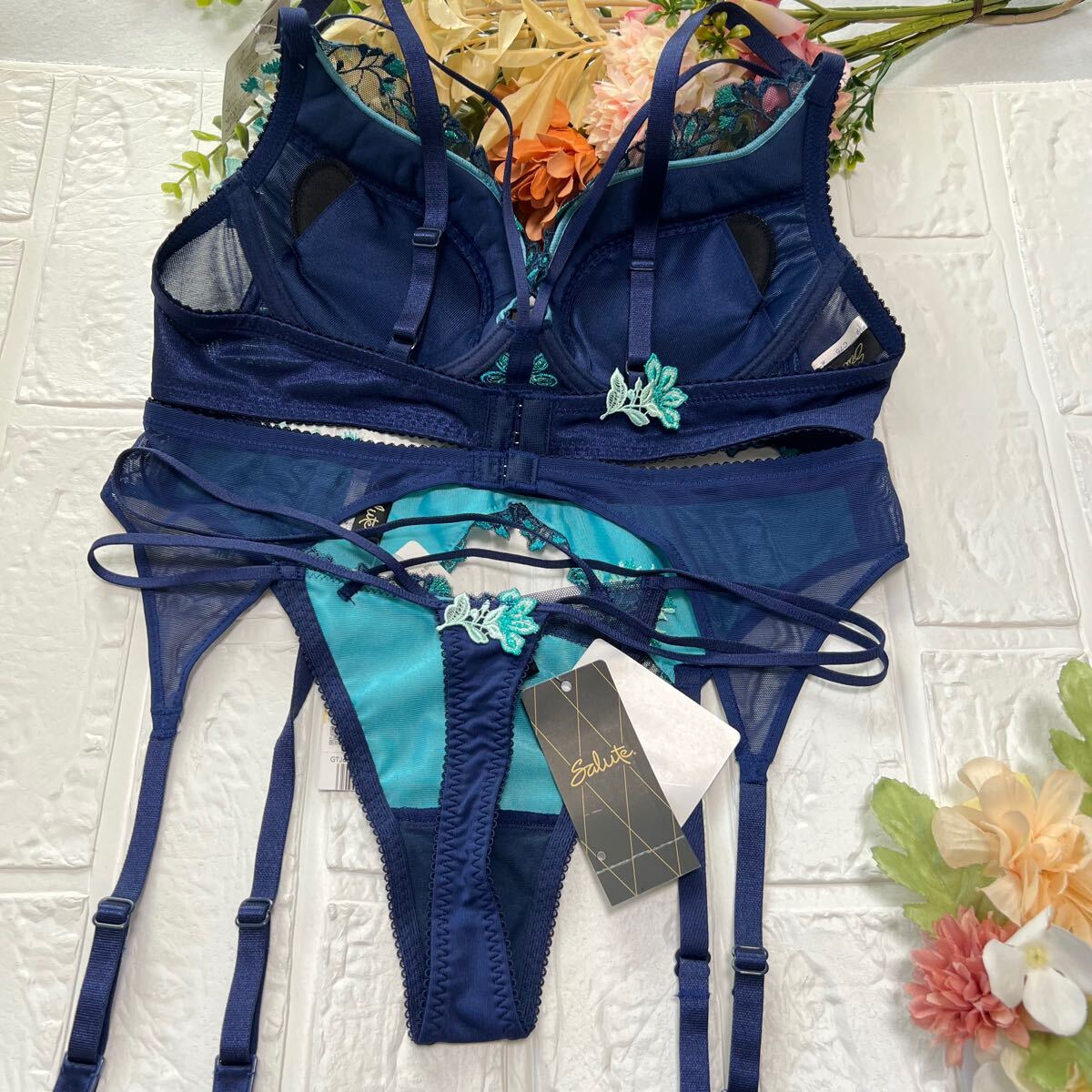 Yahoo!オークション - 【新品】wacoal サルート 67 ブラ ソング ガータ...