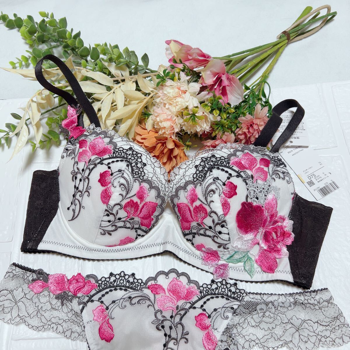 Yahoo!オークション - 【新品】wacoal サルート 91 ブラ ソングセット ...