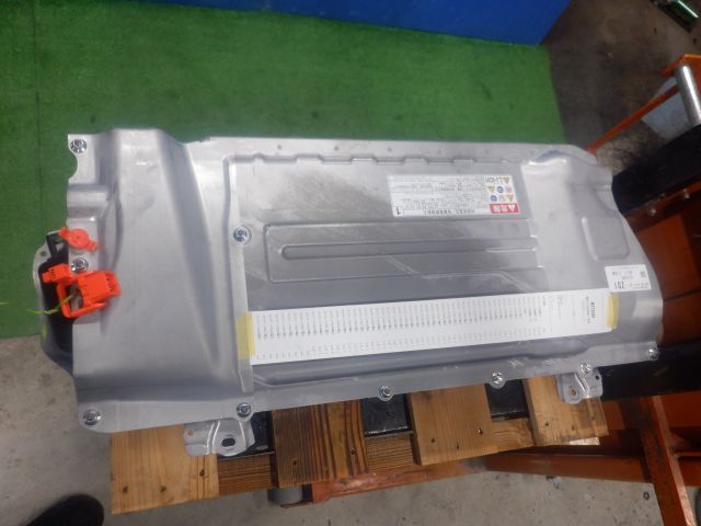 Yahoo!オークション - ロッキー 5AA-A202S プレミアムG ハイブリッド ...