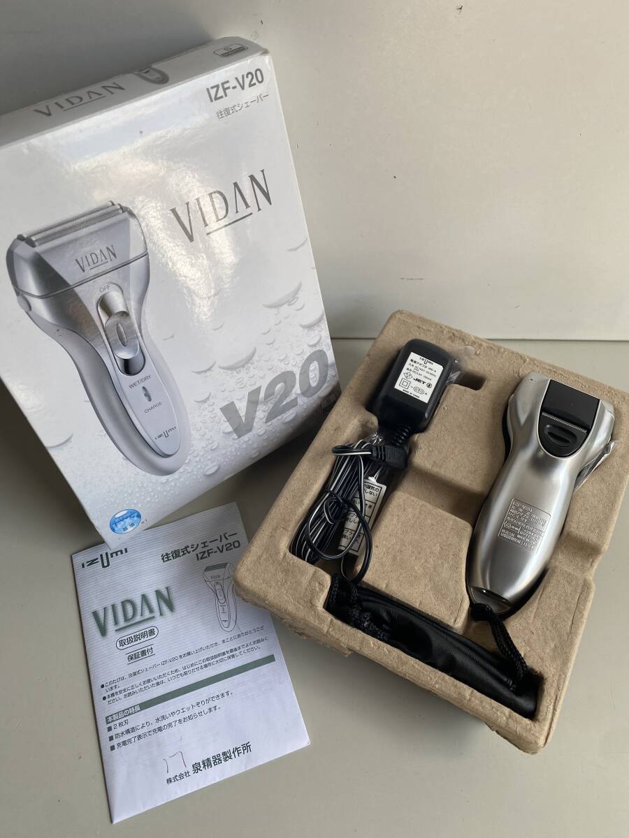 Yahoo!オークション - ⑤t702 IZUMI イズミ シェーバー IZF-V20 往復式...