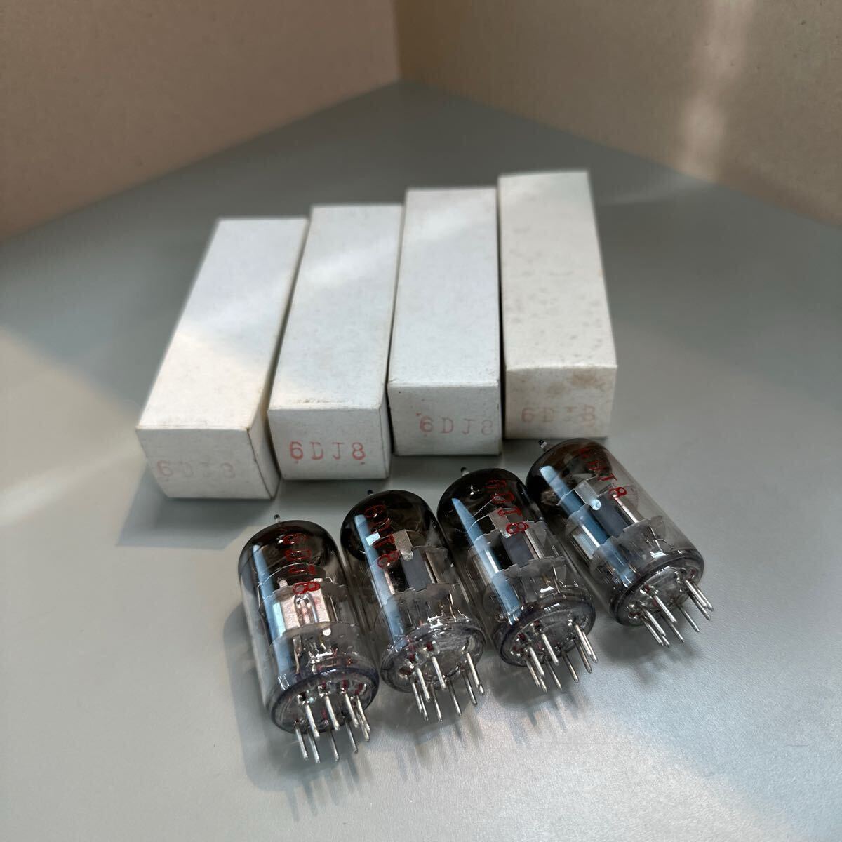 Yahoo!オークション - 真空管 6DJ8 4本 ECC88 長期保管未使用