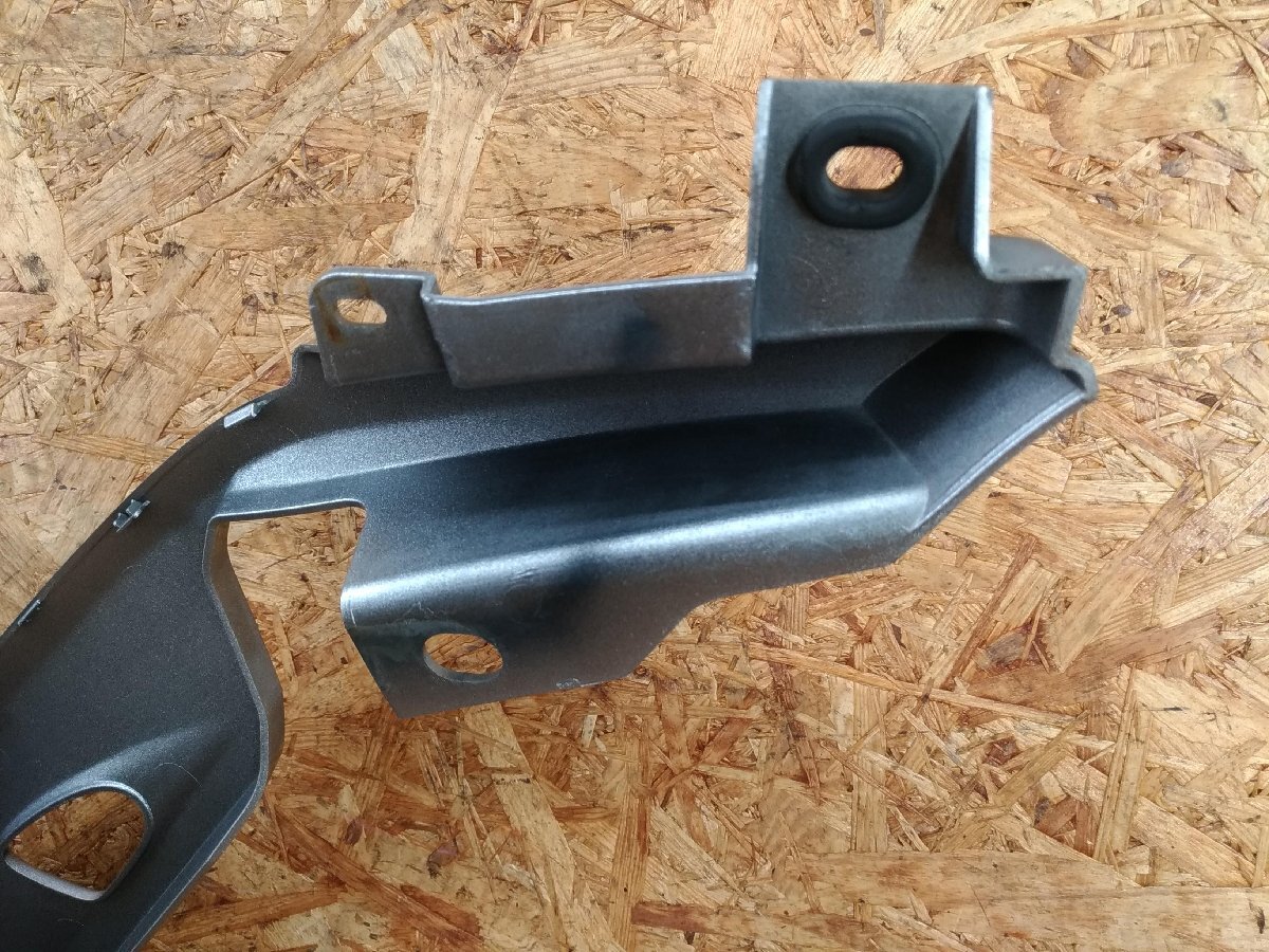 Yahoo!オークション - [Y11] トリシティ125 純正サイドカバー/モール ...