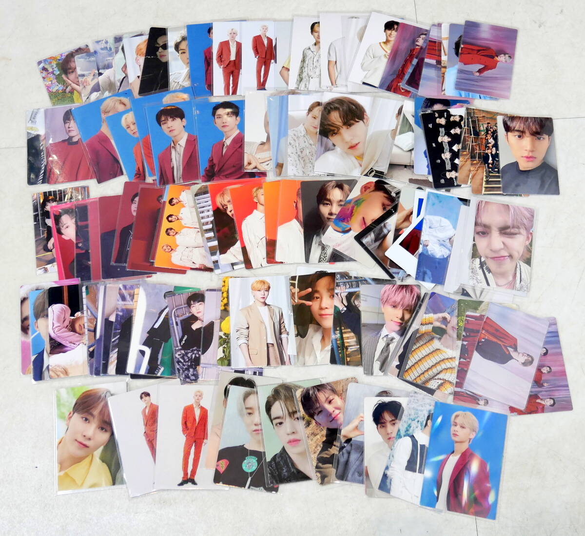 Yahoo!オークション - (R611-E38)韓流 SEVENTEEN 写真集 Attacca CD ...