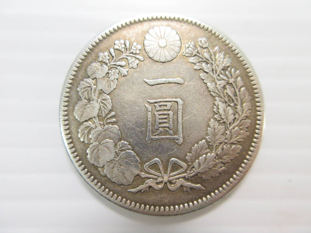Yahoo!オークション - 2411003-010 古銭 龍/竜1円銀貨 一圓 明治37年銘...