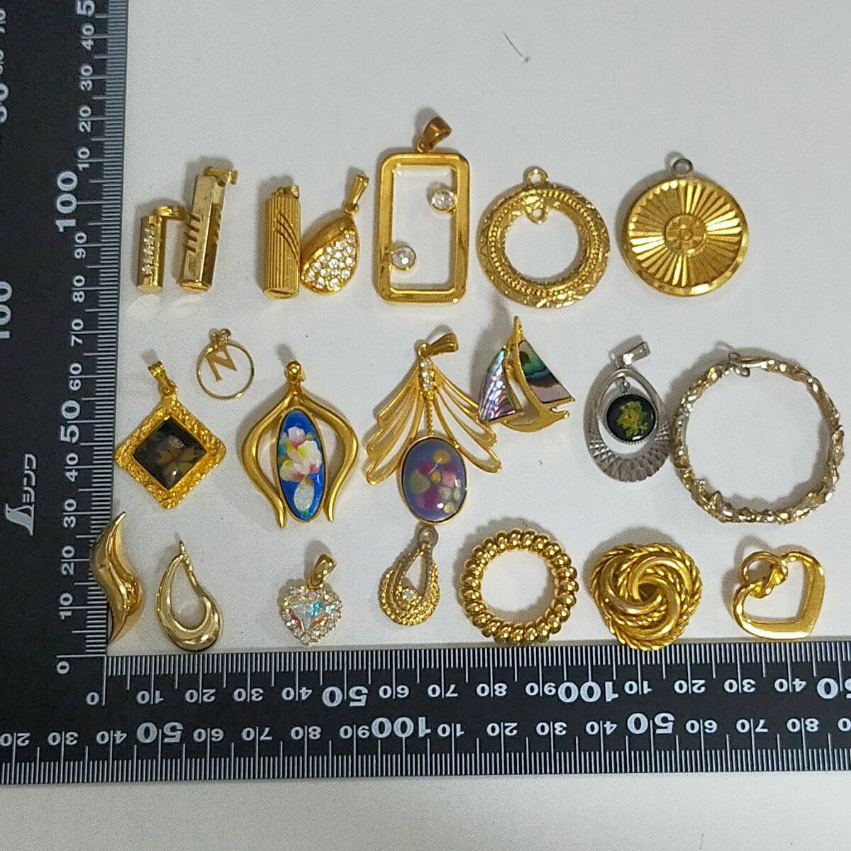 Yahoo!オークション - 5611/14 GJ61238 ネックレストップ ディフューザ...