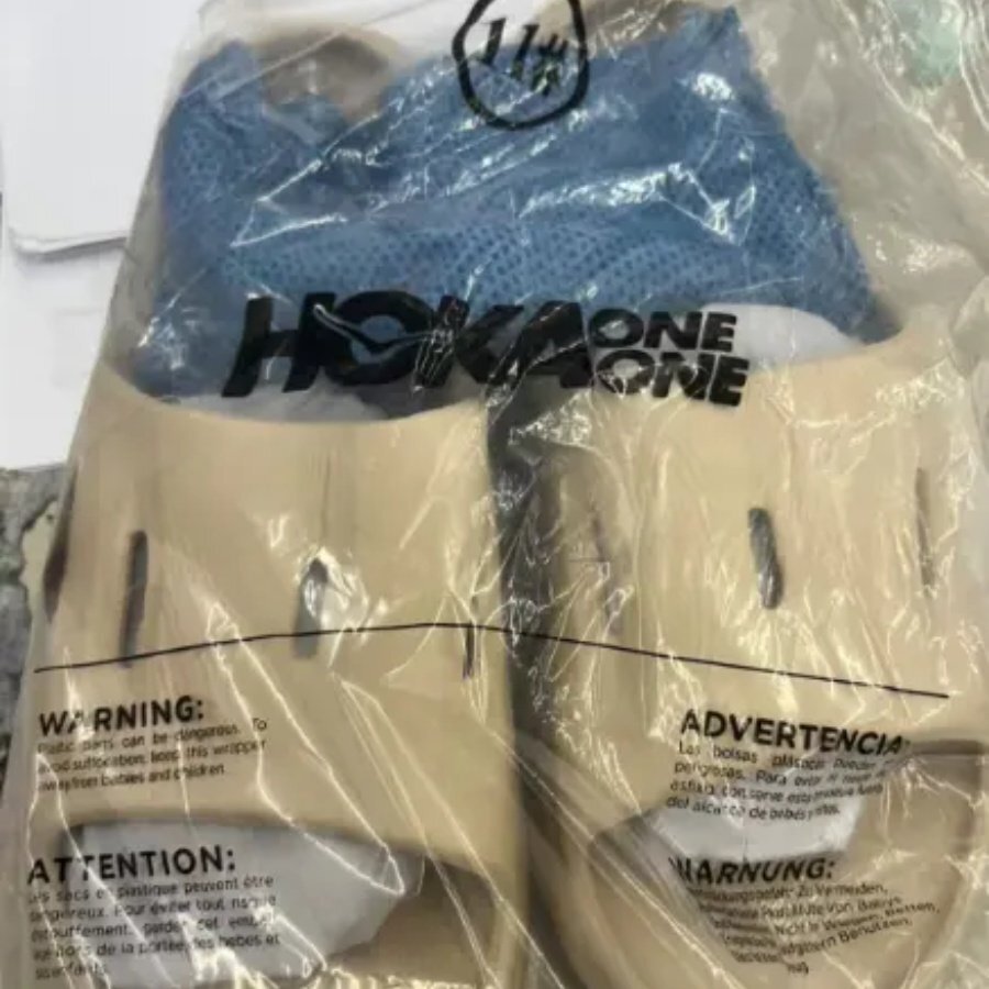 Yahoo!オークション - 【在庫処分】HOKA ONEONE（ホカ オネオネ ）スリ...