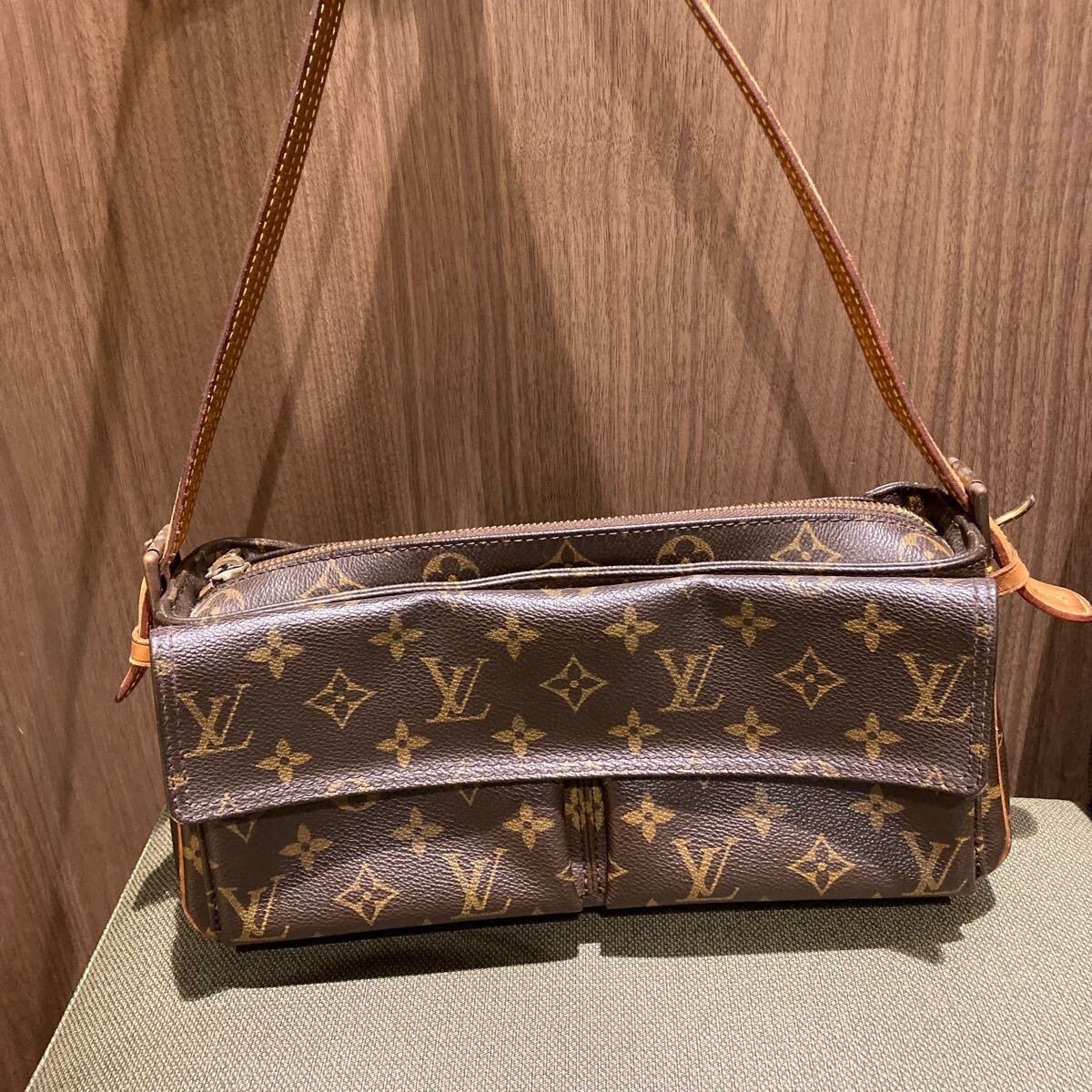 LOUIS VUITTON ルイヴィトン モノグラム ヴィバシテMM LOUIS VUITTON ルイヴィトン モノグラム ヴィバシテMM