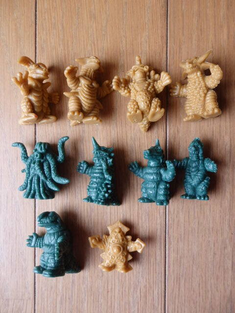 格安 レア 怪獣消しゴム10体セット ブリザード デットン レッドギラス バニラなど 懐獣大集結 アンティッQ 現状品(怪獣、宇宙人)｜売買されたオークション情報、yahooの商品情報を ...