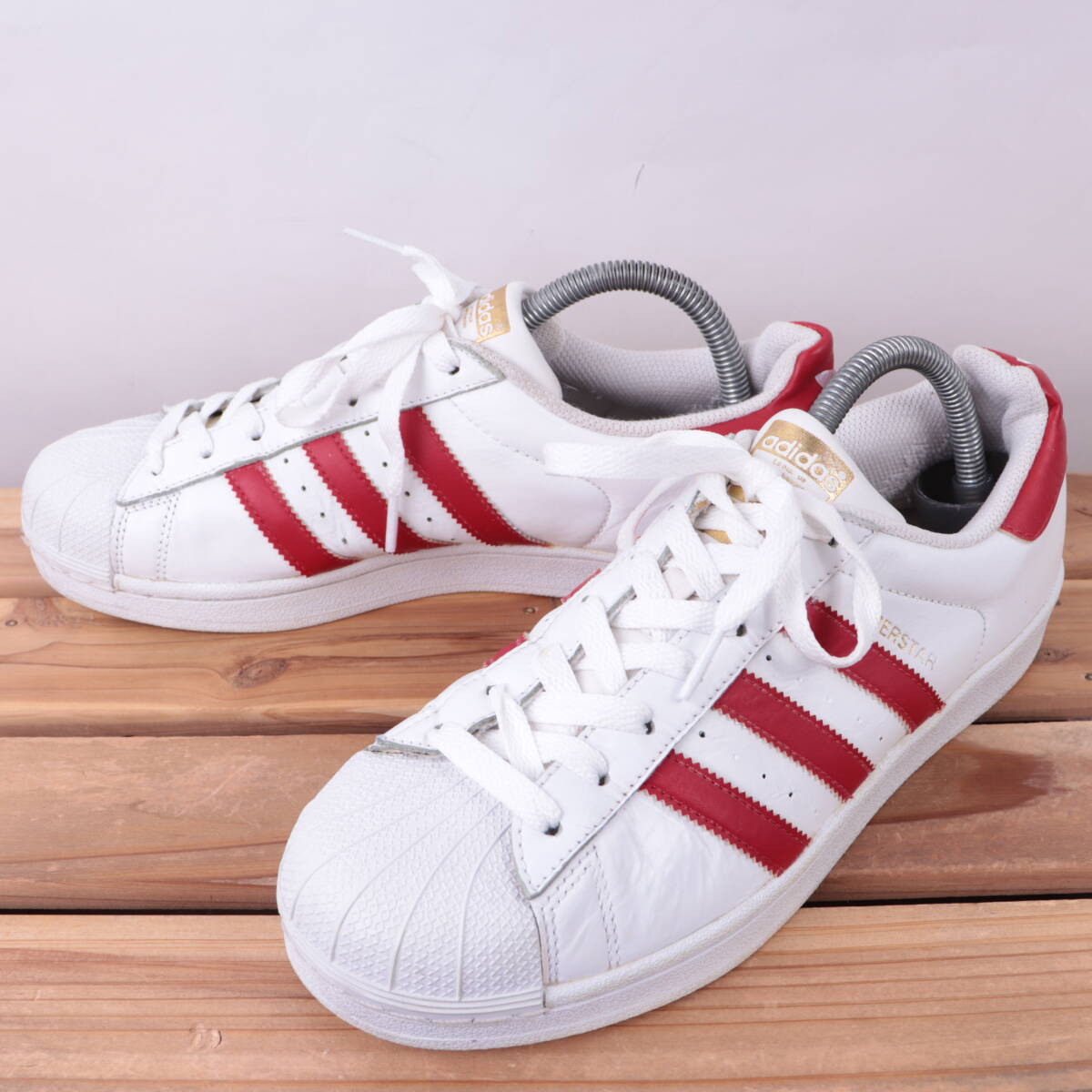 z6050 アディダス スーパースター US8 26.0cm/白 ホワイト 赤 レッド adidas SUPERSTAR メンズ スニーカー(26.0cm)｜売買されたオークション情報 ...