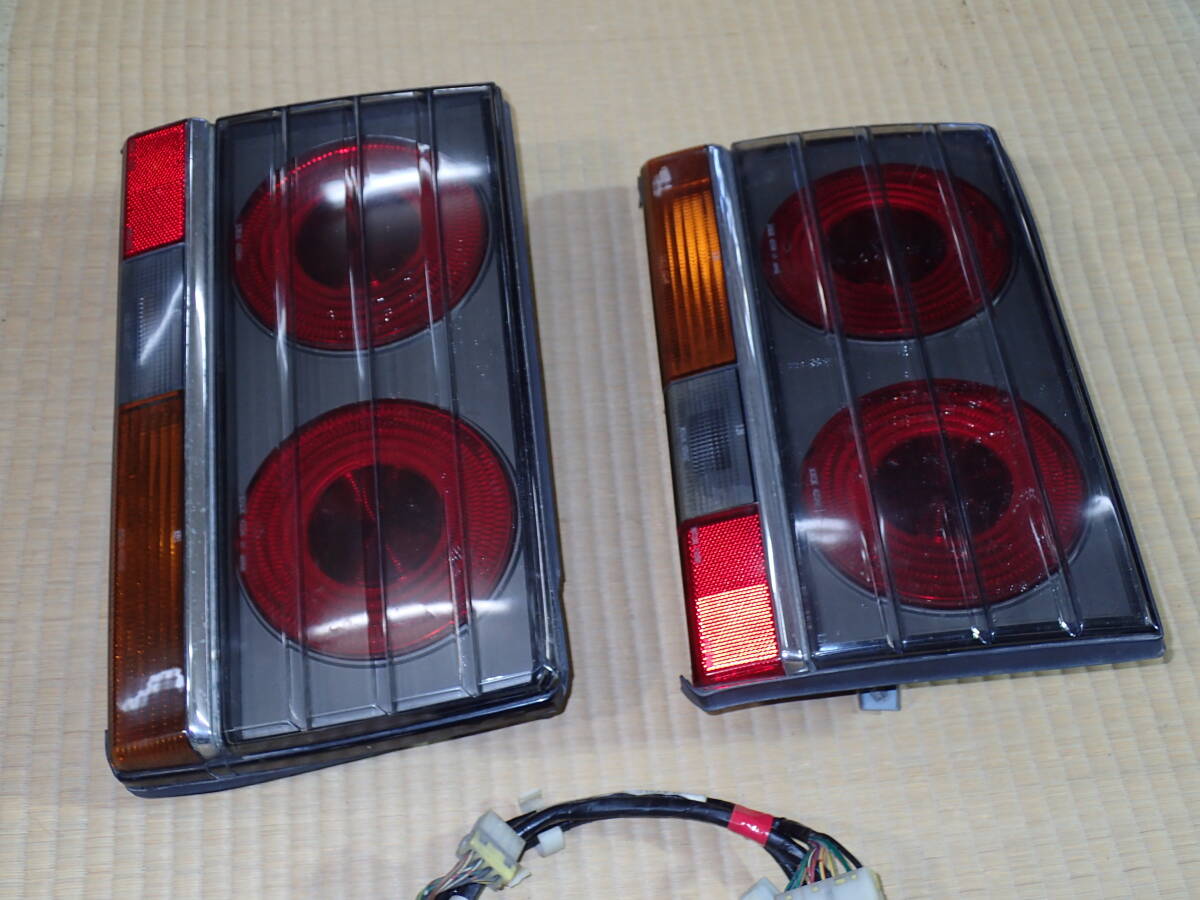 Yahoo!オークション - 日産 スカイライン DR30 テールランプ ハー...