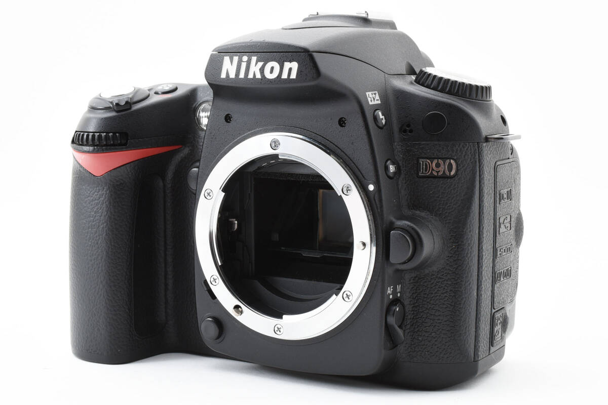 Yahoo!オークション - 美品 ニコン Nikon D90 ボディ 《ショット数 8 ...