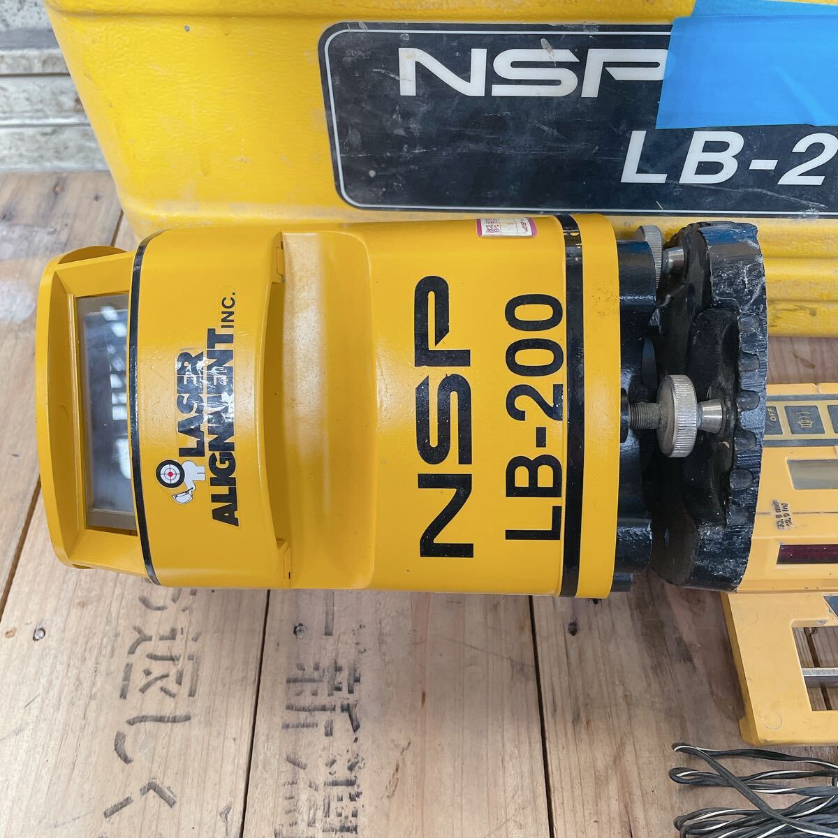 動作未確認 ジャンク NSP レーザーレベル 測量器 LB−200 ROD−EYE MODEL3900(測量、角度計)｜売買されたオークション情報、yahooの商品情報をアーカイブ公開 ...