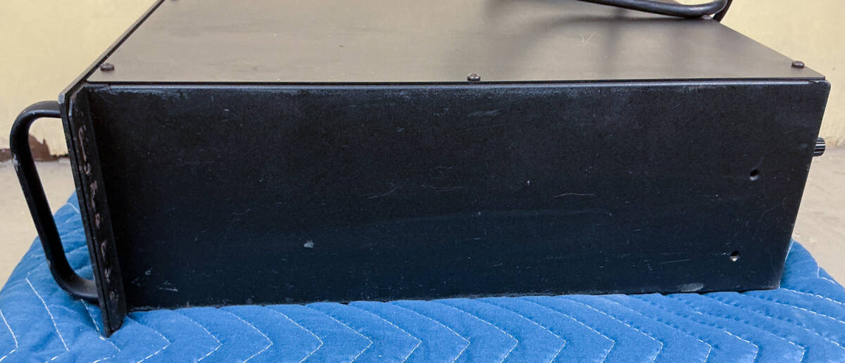 Yahoo!オークション - M608 ASHLY FET2000M 2チャンネルパワーアンプ ...