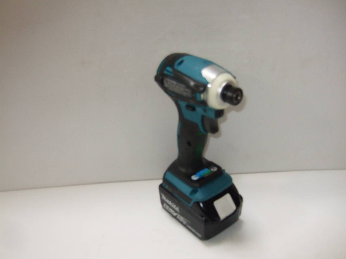 Yahoo!オークション - マキタインパクトドライバ TD172D本体 18V 青 バ...