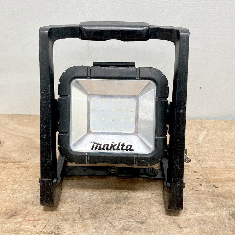 Yahoo!オークション - makita/マキタ ML805 充電式LEDスタンドライト ...