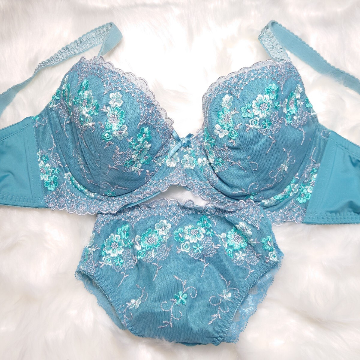 Yahoo!オークション - 【No.20】 Triumph Ecup JD/OL エレガント系上下...