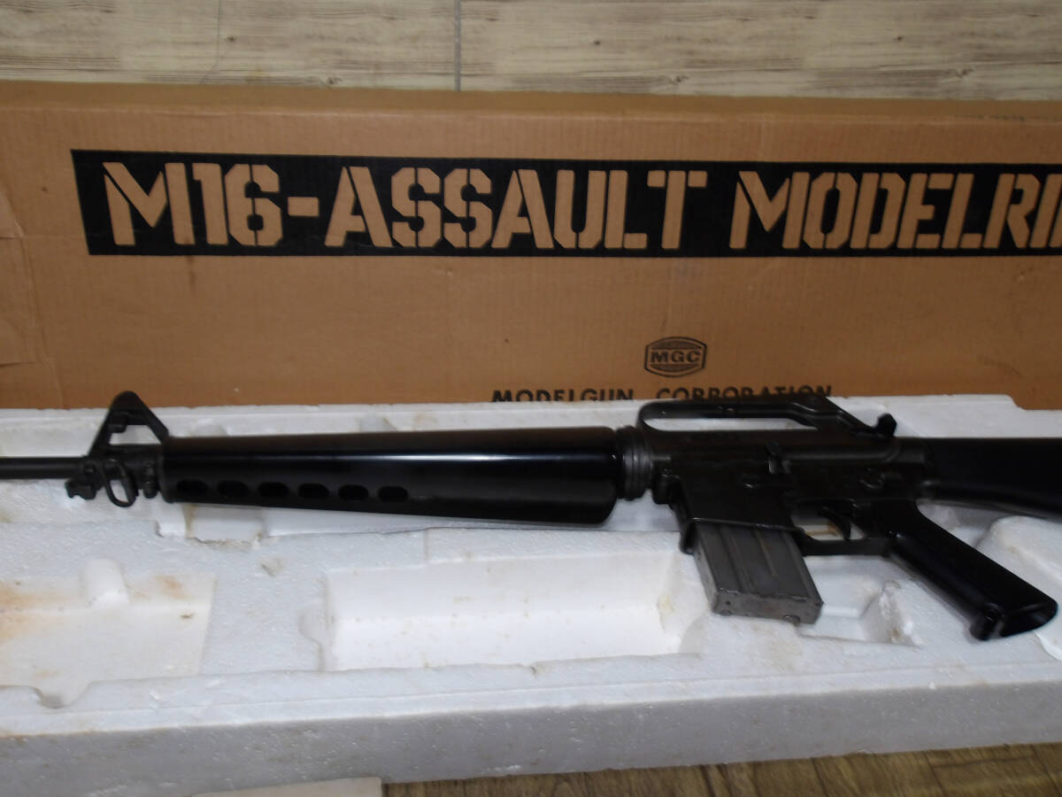 MGC M-16 ベトナムタイプ 金属モデルガン SMG規格の合法品 美品 作動調整済み 箱カート18発付き｜代購幫