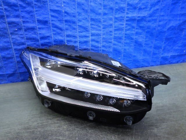 Yahoo!オークション - 1618 ボルボ XC90 V526 LB 右ライト LED 3222829...