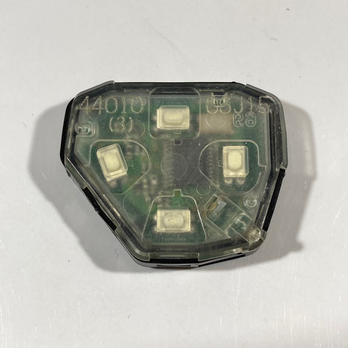 Yahoo!オークション - 送料込 TOYOTA トヨタ純正 ハイエース ノア ヴォ...