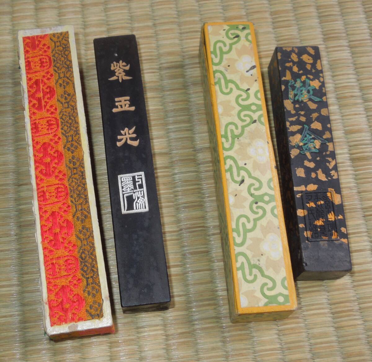 書道 墨 古墨 上海墨 1.紫玉光 約68g 2.漱金 曹素功 約52g(その他)｜売買されたオークション情報、yahooの商品情報をアーカイブ公開 - オークファン（aucfan.com）