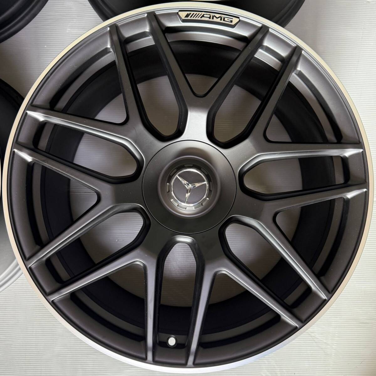 Yahoo!オークション - メルセデ スベンツ Gクラス AMG W463 G65 22イン...